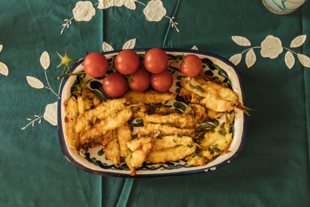 Experience the authentic Spanish food with Sazón’s local cooks