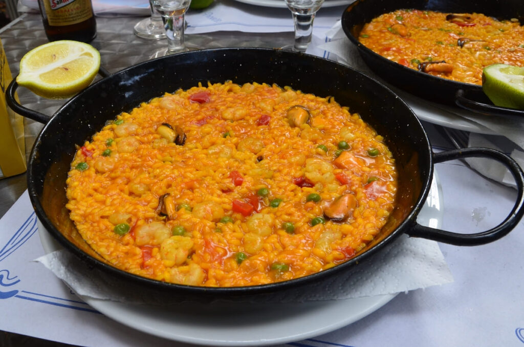 Vegetable, meat or seafood paella? All options are a treat! · Sazón The ...