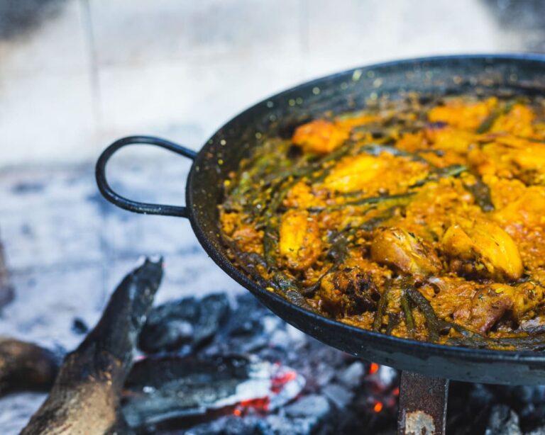 10 interesting & fun facts about Paella you didn't know! · Sazón The ...